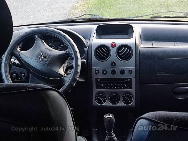 Red Citroen Berlingo 2009 in Tallinn, with an engine capacity of 1.40 L and mileage of 93 thousand km for 700 €, photo 8 on AUTOMOTO.COM.LV