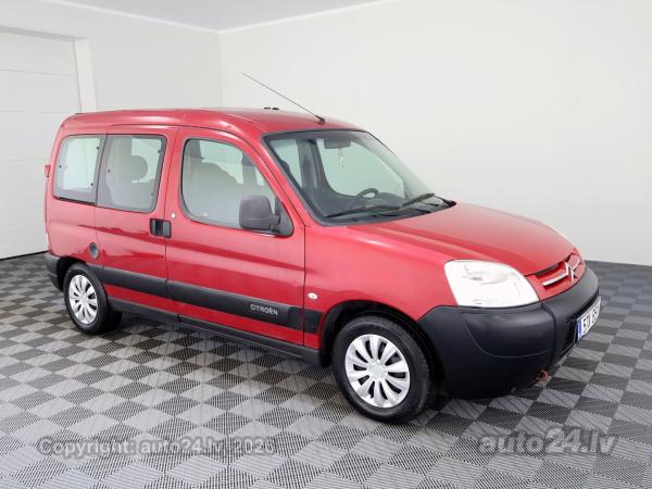 Red Citroen Berlingo 2009 in Tallinn, with an engine capacity of 1.60 L and mileage of 265 thousand km for 699 €, photo 1 on AUTOMOTO.COM.LV