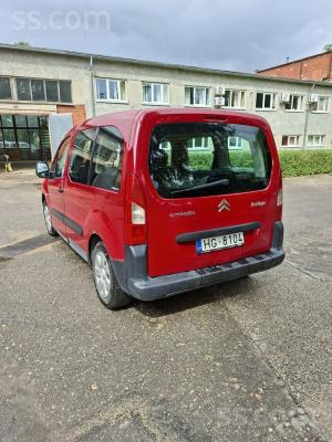 Sarkans Citroen Berlingo 2009 Jēkabpils, ar dzinēja tilpumu 1.50 L un nobraukumu 309 tūkst. km par 2450 €, foto 4 vietnē AUTOMOTO.COM.LV