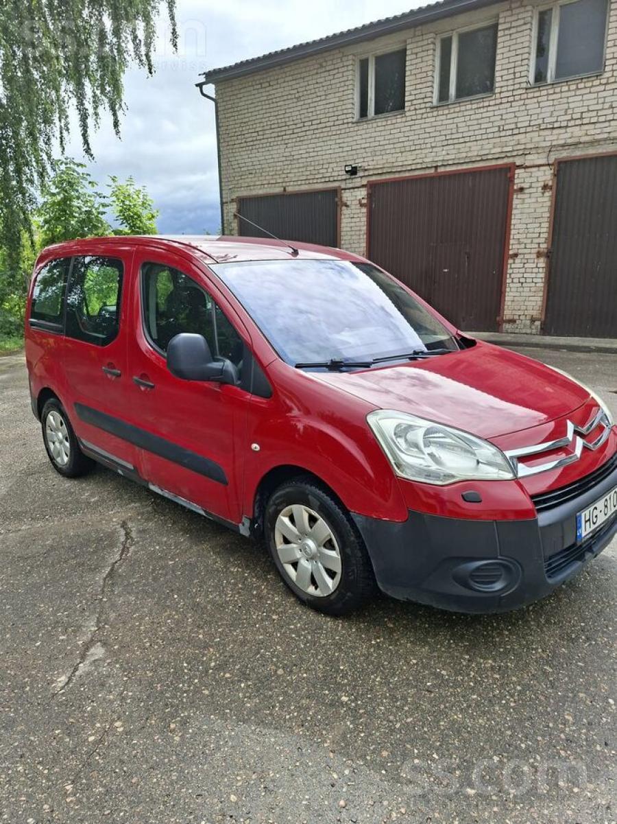 Sarkans Citroen Berlingo 2009 Jēkabpils, ar dzinēja tilpumu 1.50 L un nobraukumu 309 tūkst. km par 2450 €, foto 6 vietnē AUTOMOTO.COM.LV