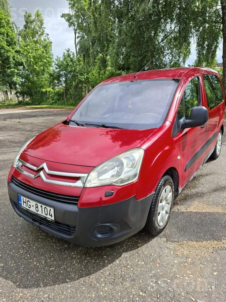 Sarkans Citroen Berlingo 2009 Jēkabpils, ar dzinēja tilpumu 1.50 L un nobraukumu 309 tūkst. km par 2450 €, foto 8 vietnē AUTOMOTO.COM.LV