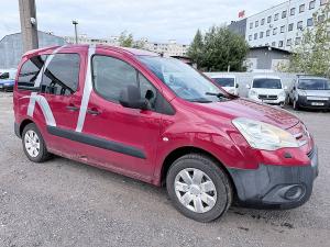 Red Citroen Berlingo 2010 in Tallinn, with an engine capacity of 1.60 L and mileage of 339 thousand km for 899 €, photo  on AUTOMOTO.COM.LV