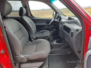Sarkans Citroen Berlingo 2010 Paide, ar dzinēja tilpumu 1.60 L un nobraukumu 360 tūkst. km par 2490 €, foto 10 vietnē AUTOMOTO.COM.LV