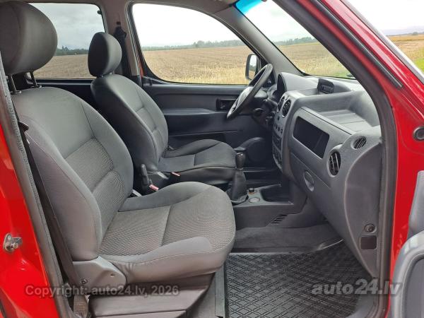 Sarkans Citroen Berlingo 2010 Paide, ar dzinēja tilpumu 1.60 L un nobraukumu 360 tūkst. km par 2490 €, foto 9 vietnē AUTOMOTO.COM.LV