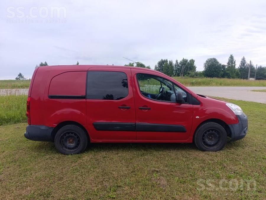 Sarkans Citroen Berlingo 2010 Rīga, ar dzinēja tilpumu 1.60 L un nobraukumu 199 tūkst. km par 3100 €, foto 3 vietnē AUTOMOTO.COM.LV