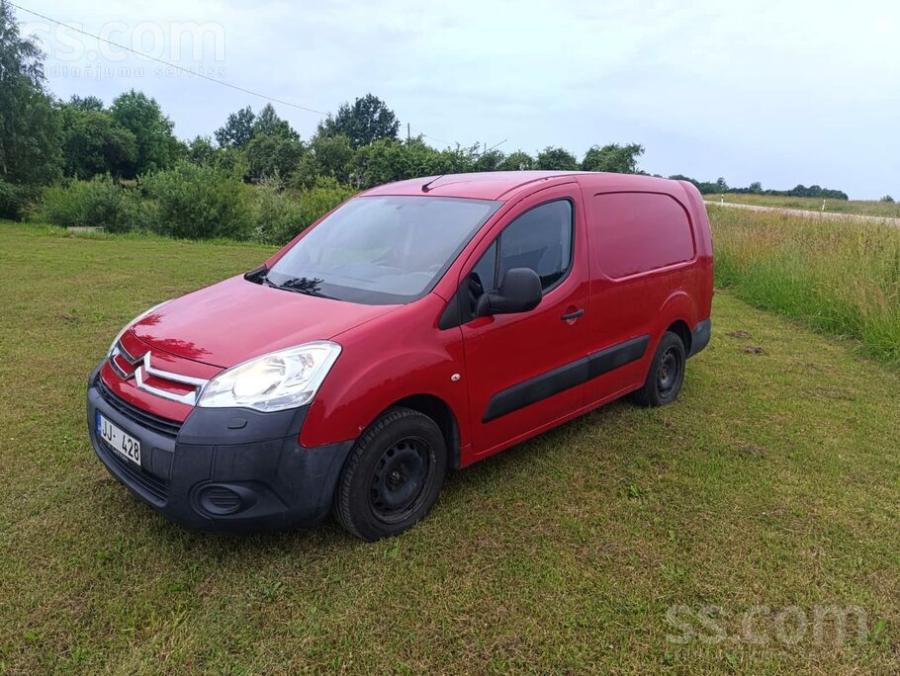 Sarkans Citroen Berlingo 2010 Rīga, ar dzinēja tilpumu 1.60 L un nobraukumu 199 tūkst. km par 3100 €, foto 6 vietnē AUTOMOTO.COM.LV