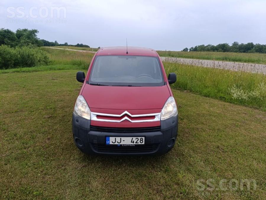 Sarkans Citroen Berlingo 2010 Rīga, ar dzinēja tilpumu 1.60 L un nobraukumu 199 tūkst. km par 3100 €, foto 7 vietnē AUTOMOTO.COM.LV