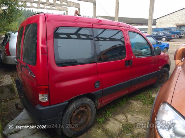 Citroen Berlingo 2010 PÄrnava vietnÄ Sarkans Citroen Berlingo 2010 PÄrnava, ar dzinÄja tilpumu 1.40 L un nobraukumu 270 tÅ«kst. km par 350 ā¬, foto 5 vietnÄ AUTOMOTO.COM.LV