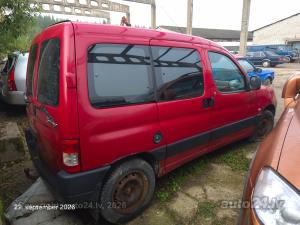 Red Citroen Berlingo 2010 in Parnu, with an engine capacity of 1.40 L and mileage of 270 thousand km for 350 €, photo 5 on AUTOMOTO.COM.LV