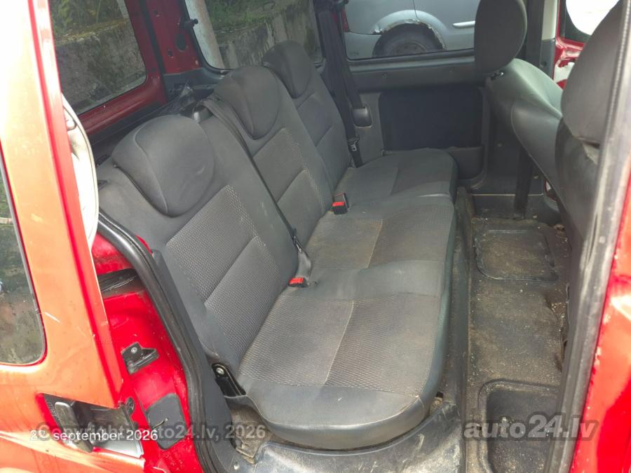 Red Citroen Berlingo 2010 in Parnu, with an engine capacity of 1.40 L and mileage of 270 thousand km for 350 €, photo 7 on AUTOMOTO.COM.LV