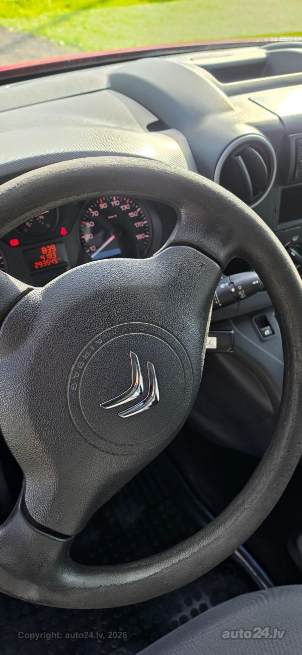 Sarkans Citroen Berlingo 2014 Paide, ar dzinēja tilpumu 1.60 L un nobraukumu 295 tūkst. km par 3199 €, foto 5 vietnē AUTOMOTO.COM.LV