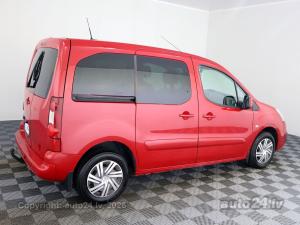 Sarkans Citroen Berlingo 2016 Tallina, ar dzinēja tilpumu 1.60 L un nobraukumu 269 tūkst. km par 3699 €, foto 4 vietnē AUTOMOTO.COM.LV