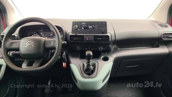 Sarkans Citroen Berlingo 2019 Tallina, ar dzinēja tilpumu 1.20 L un nobraukumu 143 tūkst. km par 9995 €, foto 8 vietnē AUTOMOTO.COM.LV