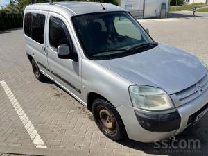 Citroen Berlingo 2004 in Ludza, with an engine capacity of 1.90 L and mileage of 313 thousand km for 1350 €, photo 3 on AUTOMOTO.COM.LV