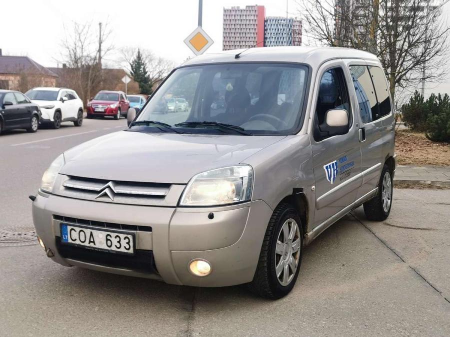 Citroen Berlingo 2008 Viļņa, ar dzinēja tilpumu 1.60 L un nobraukumu 400 tūkst. km par 500 €, foto 3 vietnē AUTOMOTO.COM.LV