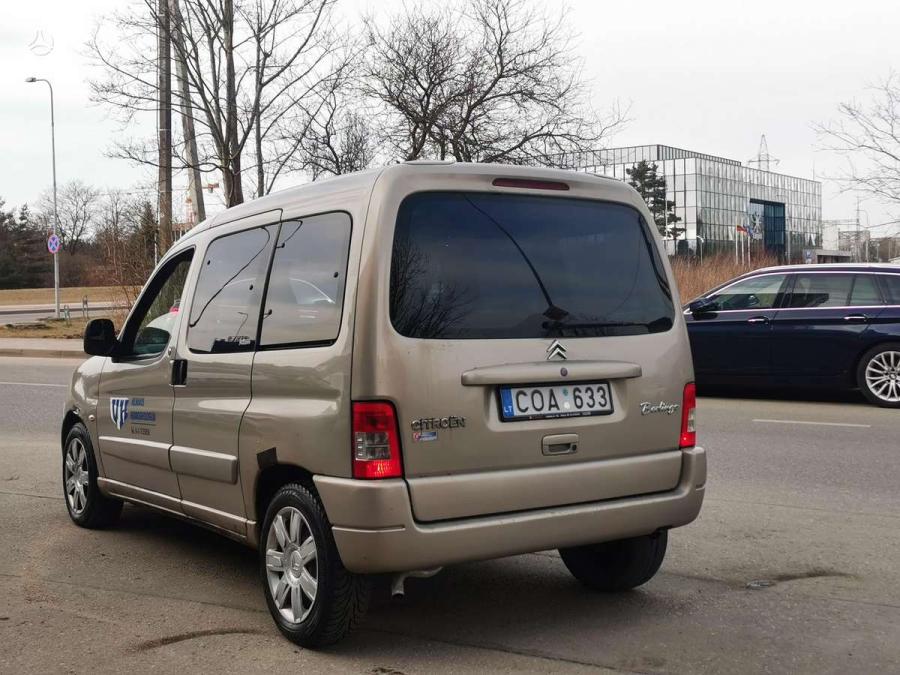 Citroen Berlingo 2008 Viļņa, ar dzinēja tilpumu 1.60 L un nobraukumu 400 tūkst. km par 500 €, foto 4 vietnē AUTOMOTO.COM.LV