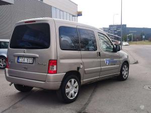 Citroen Berlingo 2008 Viļņa, ar dzinēja tilpumu 1.60 L un nobraukumu 400 tūkst. km par 500 €, foto 5 vietnē AUTOMOTO.COM.LV