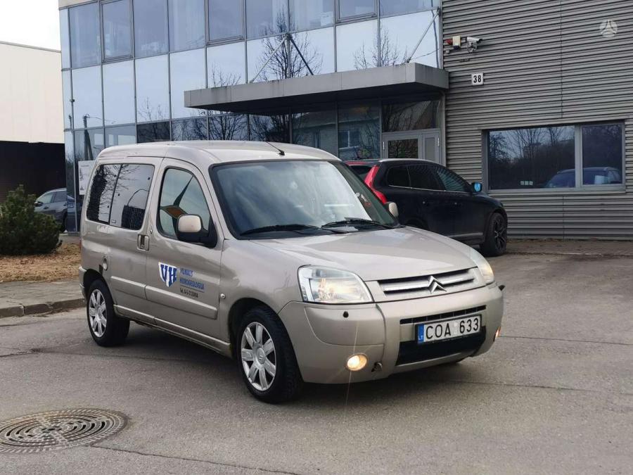 Citroen Berlingo 2008 Viļņa, ar dzinēja tilpumu 1.60 L un nobraukumu 400 tūkst. km par 500 €, foto 6 vietnē AUTOMOTO.COM.LV