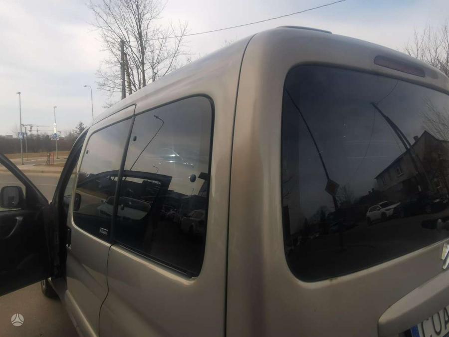 Citroen Berlingo 2008 Viļņa, ar dzinēja tilpumu 1.60 L un nobraukumu 400 tūkst. km par 500 €, foto 11 vietnē AUTOMOTO.COM.LV
