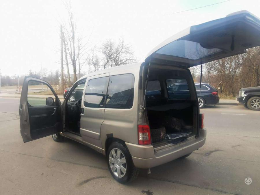 Citroen Berlingo 2008 Viļņa, ar dzinēja tilpumu 1.60 L un nobraukumu 400 tūkst. km par 500 €, foto 14 vietnē AUTOMOTO.COM.LV
