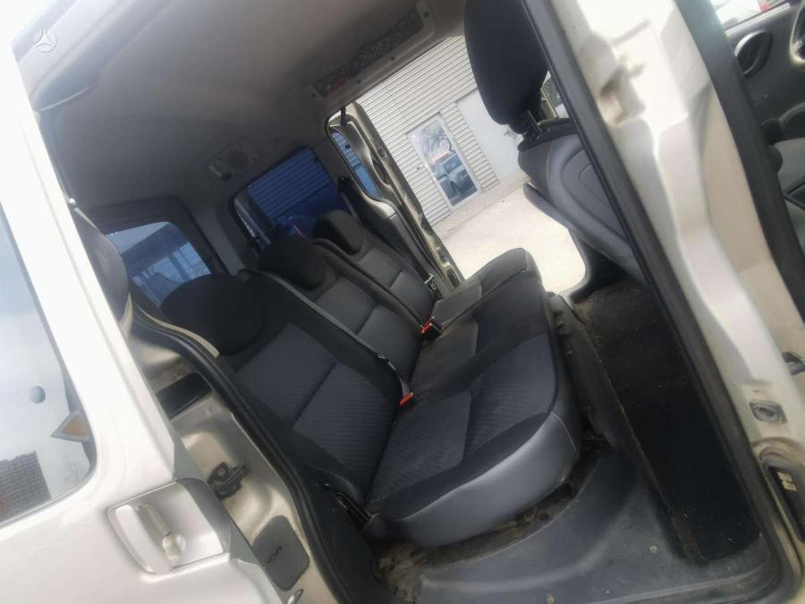 Citroen Berlingo 2008 Viļņa, ar dzinēja tilpumu 1.60 L un nobraukumu 400 tūkst. km par 500 €, foto 19 vietnē AUTOMOTO.COM.LV