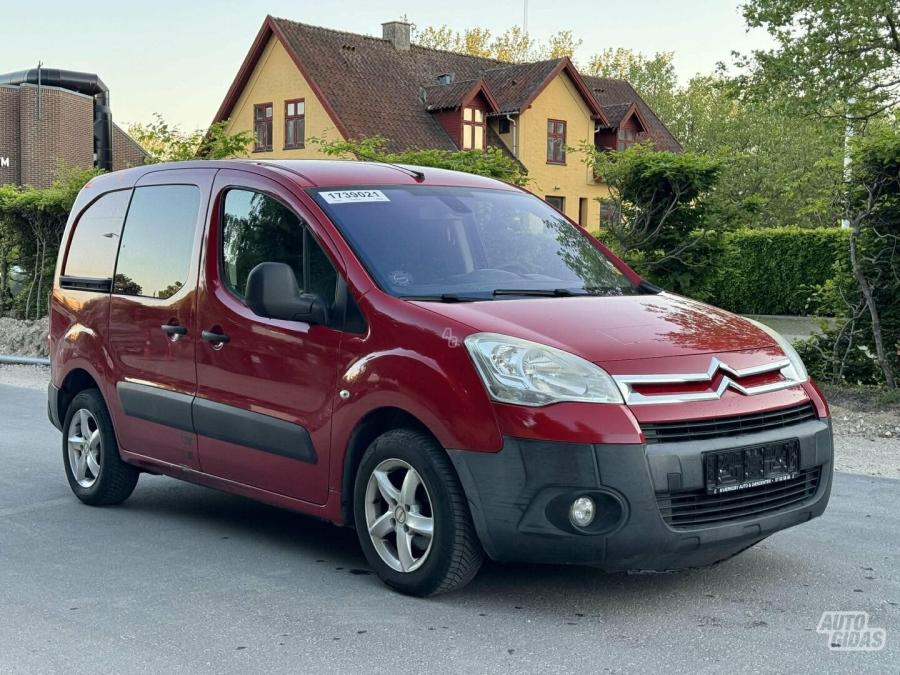 Citroen Berlingo 2011 in Kaunas, with an engine capacity of 1.60 L and mileage of 380 thousand km for 3100 €, photo 3 on AUTOMOTO.COM.LV
