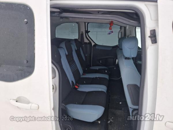 Balts Citroen Berlingo 2014 Tallina, ar dzinēja tilpumu 1.60 L un nobraukumu 207 tūkst. km par 2700 €, foto 6 vietnē AUTOMOTO.COM.LV