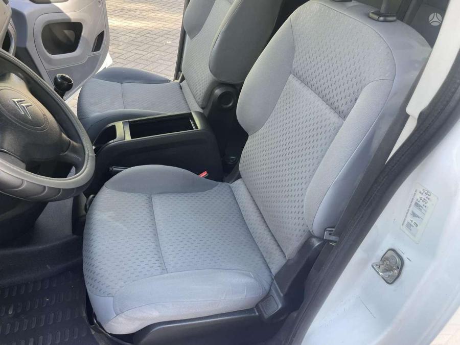 Balts Citroen Berlingo 2009 Šauļi, ar dzinēja tilpumu 1.56 L un nobraukumu 340 tūkst. km par 2150 €, foto 16 vietnē AUTOMOTO.COM.LV