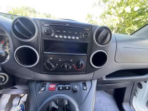 Balts Citroen Berlingo 2009 Šauļi, ar dzinēja tilpumu 1.56 L un nobraukumu 340 tūkst. km par 2150 €, foto 18 vietnē AUTOMOTO.COM.LV