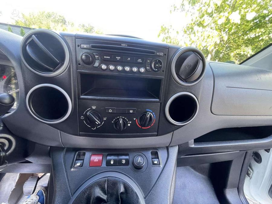 Balts Citroen Berlingo 2009 Šauļi, ar dzinēja tilpumu 1.56 L un nobraukumu 340 tūkst. km par 2150 €, foto 18 vietnē AUTOMOTO.COM.LV