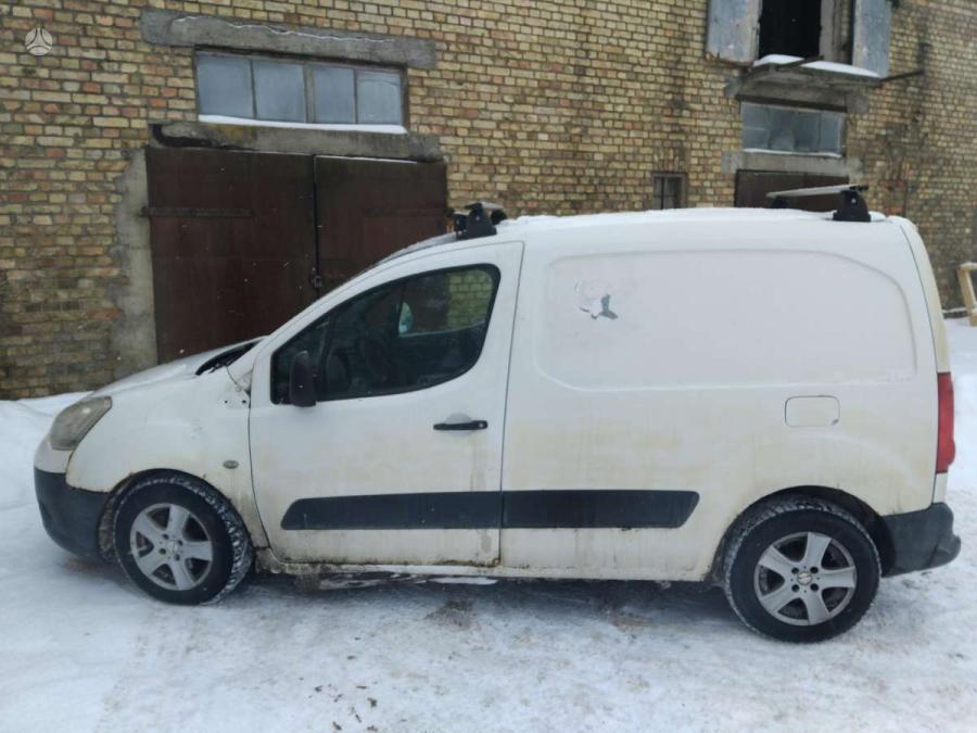Balts Citroen Berlingo 2011 Panevēža, ar dzinēja tilpumu 1.60 L un nobraukumu 340 tūkst. km par 1200 €, foto 1 vietnē AUTOMOTO.COM.LV