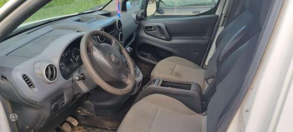 Balts Citroen Berlingo 2012 Viļņa, ar dzinēja tilpumu 0.00 L un nobraukumu 320 tūkst. km par 850 €, foto 5 vietnē AUTOMOTO.COM.LV