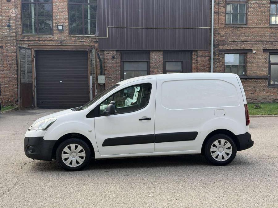 Balts Citroen Berlingo 2013 Kauņa, ar dzinēja tilpumu 1.56 L un nobraukumu 286 tūkst. km par 3590 €, foto 7 vietnē AUTOMOTO.COM.LV