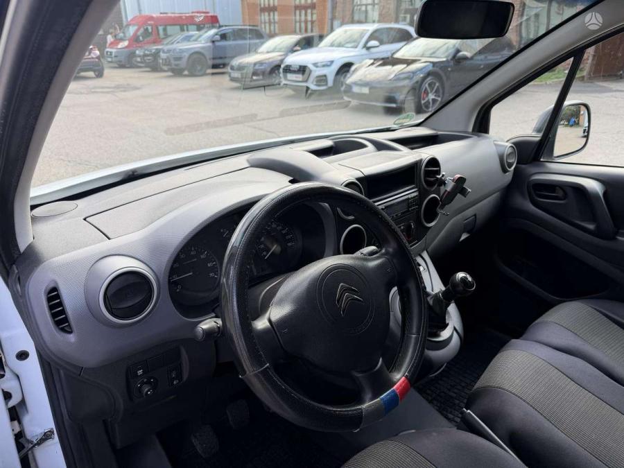 Balts Citroen Berlingo 2013 Kauņa, ar dzinēja tilpumu 1.56 L un nobraukumu 286 tūkst. km par 3590 €, foto 8 vietnē AUTOMOTO.COM.LV