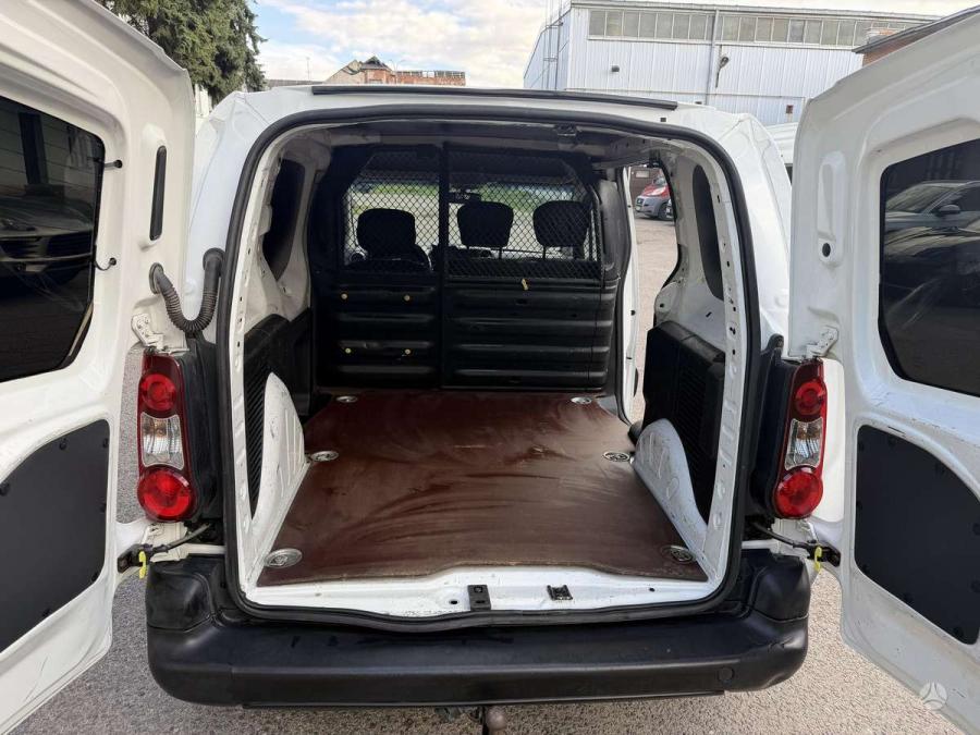 Balts Citroen Berlingo 2013 Kauņa, ar dzinēja tilpumu 1.56 L un nobraukumu 286 tūkst. km par 3590 €, foto 15 vietnē AUTOMOTO.COM.LV