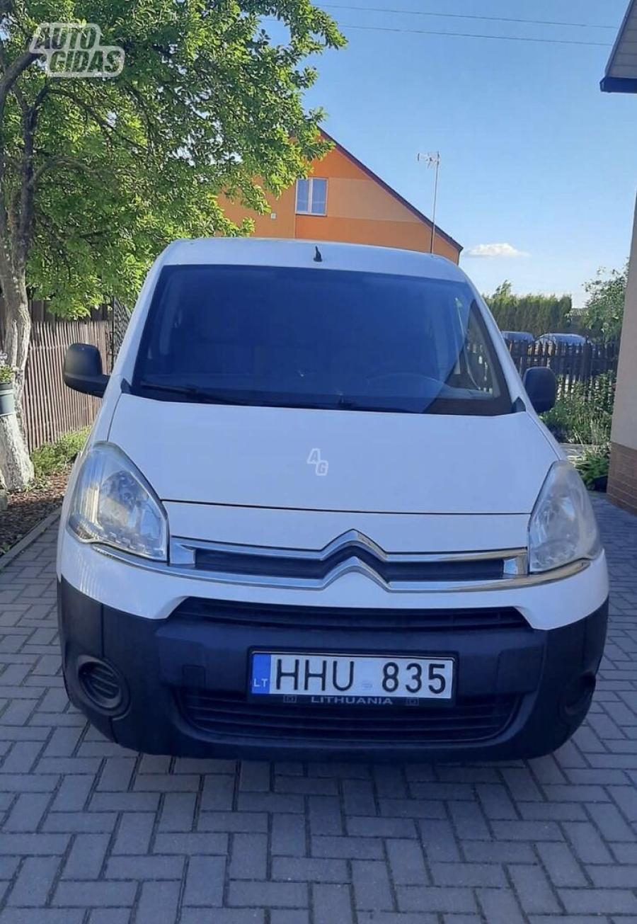 Balts Citroen Berlingo 2014 Viļņa, ar dzinēja tilpumu 1.60 L un nobraukumu 200 tūkst. km par 2450 €, foto 3 vietnē AUTOMOTO.COM.LV