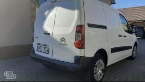 Balts Citroen Berlingo 2014 Viļņa, ar dzinēja tilpumu 1.60 L un nobraukumu 200 tūkst. km par 2450 €, foto 4 vietnē AUTOMOTO.COM.LV
