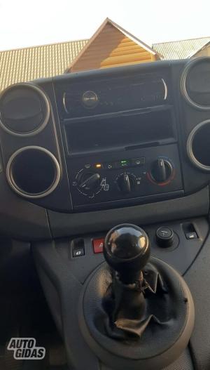 Balts Citroen Berlingo 2014 Viļņa, ar dzinēja tilpumu 1.60 L un nobraukumu 200 tūkst. km par 2450 €, foto 10 vietnē AUTOMOTO.COM.LV