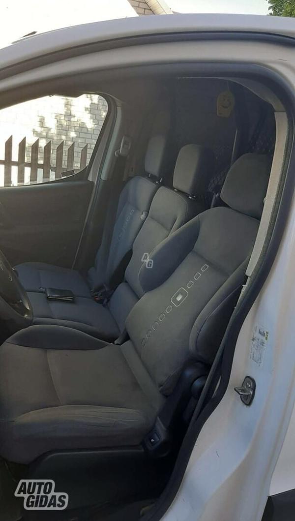 White Citroen Berlingo 2014 in Vilnius, with an engine capacity of 1.60 L and mileage of 200 thousand km for 2450 €, photo 10 on AUTOMOTO.COM.LV