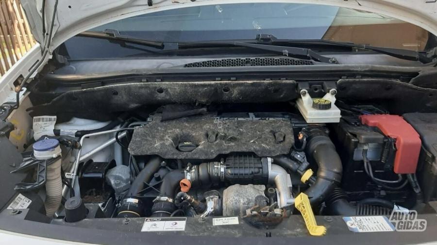 Balts Citroen Berlingo 2014 Viļņa, ar dzinēja tilpumu 1.60 L un nobraukumu 200 tūkst. km par 2450 €, foto 12 vietnē AUTOMOTO.COM.LV