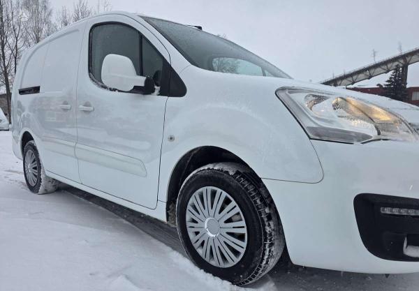 Balts Citroen Berlingo 2016 Marijampole, ar dzinēja tilpumu 1.56 L un nobraukumu 160 tūkst. km par 4850 €, foto 7 vietnē AUTOMOTO.COM.LV