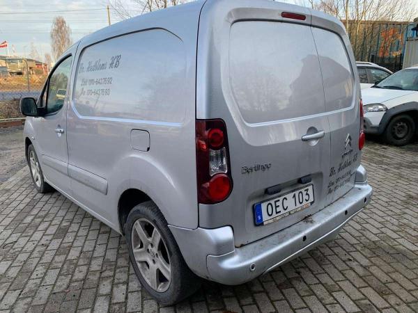 Balts Citroen Berlingo 2016 Rīga, ar dzinēja tilpumu 1.60 L un nobraukumu 160 tūkst. km par 4300 €, foto 5 vietnē AUTOMOTO.COM.LV