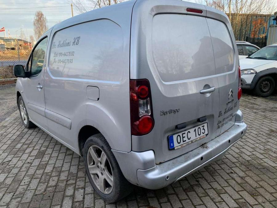 Balts Citroen Berlingo 2016 Rīga, ar dzinēja tilpumu 1.60 L un nobraukumu 160 tūkst. km par 4300 €, foto 5 vietnē AUTOMOTO.COM.LV