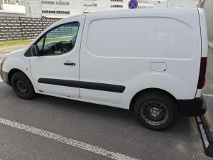 Balts Citroen Berlingo 2017 Viļņa, ar dzinēja tilpumu 1.56 L un nobraukumu 91 tūkst. km par 3400 €, foto  vietnē AUTOMOTO.COM.LV