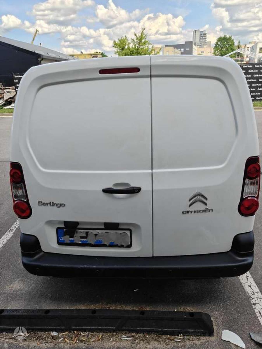 Balts Citroen Berlingo 2017 Viļņa, ar dzinēja tilpumu 1.56 L un nobraukumu 91 tūkst. km par 3400 €, foto 4 vietnē AUTOMOTO.COM.LV
