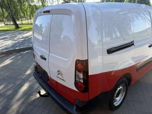 White Citroen Berlingo 2017 in Marijampole, with an engine capacity of 1.56 L and mileage of 200 thousand km for 6400 €, photo 4 on AUTOMOTO.COM.LV
