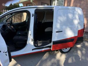 White Citroen Berlingo 2017 in Marijampole, with an engine capacity of 1.56 L and mileage of 200 thousand km for 6400 €, photo 6 on AUTOMOTO.COM.LV