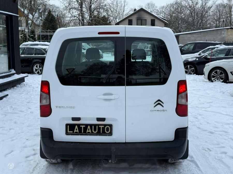 Balts Citroen Berlingo 2018 Rīga, ar dzinēja tilpumu 0.00 L un nobraukumu 159 tūkst. km par 8995 €, foto 10 vietnē AUTOMOTO.COM.LV