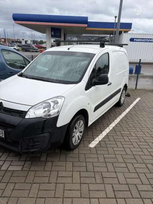 White Citroen Berlingo 2018 in Kaunas, with an engine capacity of 1.56 L and mileage of 160 thousand km for 3800 €, photo  on AUTOMOTO.COM.LV