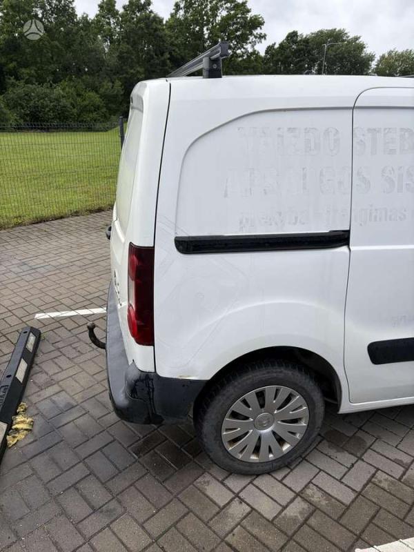 Белый Ситроен Берлинго 2018 в Каунас, объемом двигателя 1.56 л и пробегом 160 тыс. км за 3800 €, фото 7 на AUTOMOTO.COM.LV